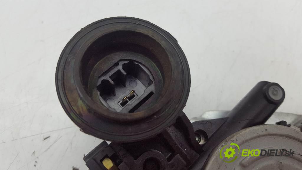 TOYOTA YARIS I 1999 50kW I 998 mechanismus okna přední část levý 85720-52020 | EkoDily.cz